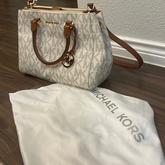 Michael Kors Collection | Bags | New White Michael Kors Purse | Poshmark